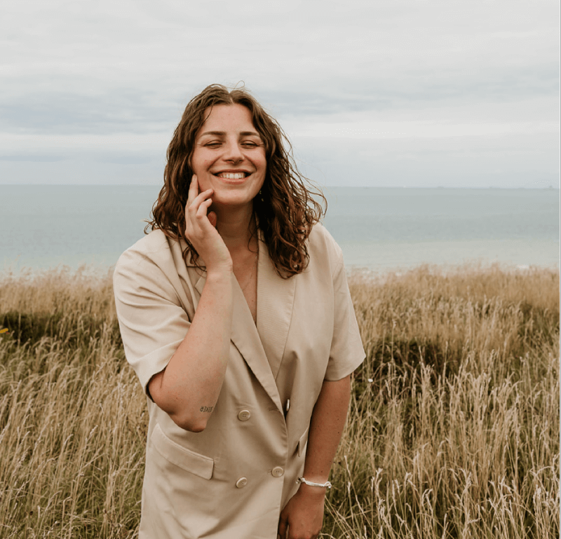 Nore Van Loon - Studio Seekers | VindeenTherapeut.be